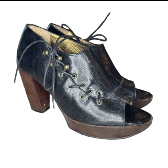 John Fluevog | Shoes | John Fluevog Ashbury Lace Up Black Leather ...